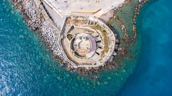 Le colosse de Rhodes : histoire et légende de la sixième merveille du ...